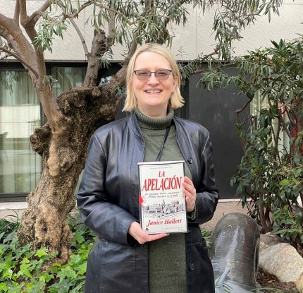 Entrevista a Janice Hallett, autora de «La apelación» – Mucho Más Que ...